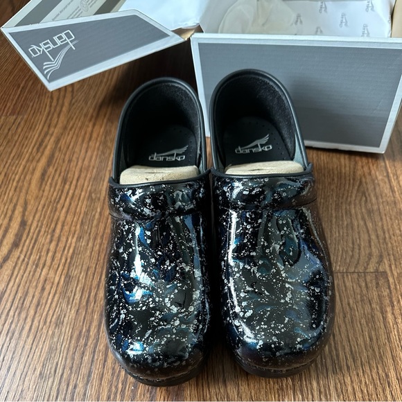 Dansko | Shoes | Dansko Patent Floral Scroll Clog 38 | Poshmark